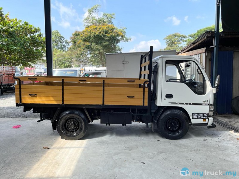 2013 Isuzu NKR55 4,500kg in Kuala Lumpur Manual for RM55,800 - mytruck.my