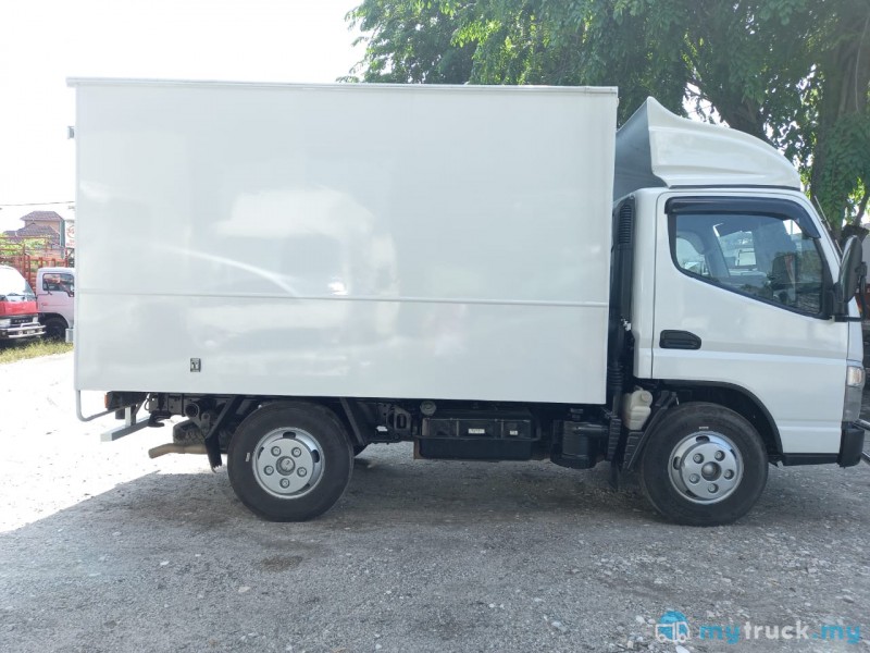2017 Mitsubishi-Fuso FE71PB ALU BOX 10' 4,500kg in Selangor Manual for ...