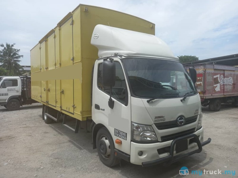 2019 Hino XZU710R (UBS) Alu Box 21'7 7,500kg in Selangor Manual for ...