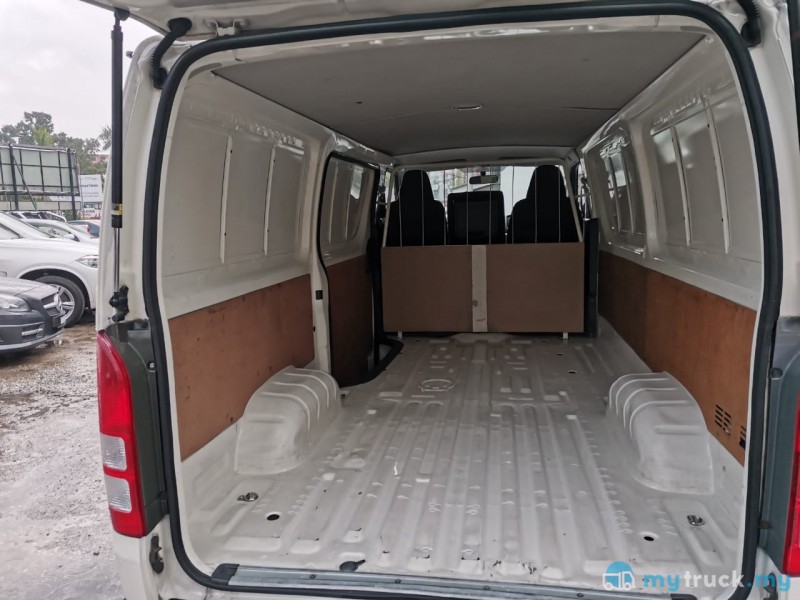 2011 Toyota Hiace 2.5 Panel Van Boleh Loan 2,800kg in Selangor Manual ...
