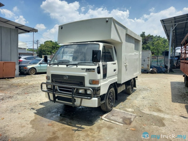2008 Daihatsu V58R Luton Box 10'3 4,500kg in Selangor Manual for RM34 ...
