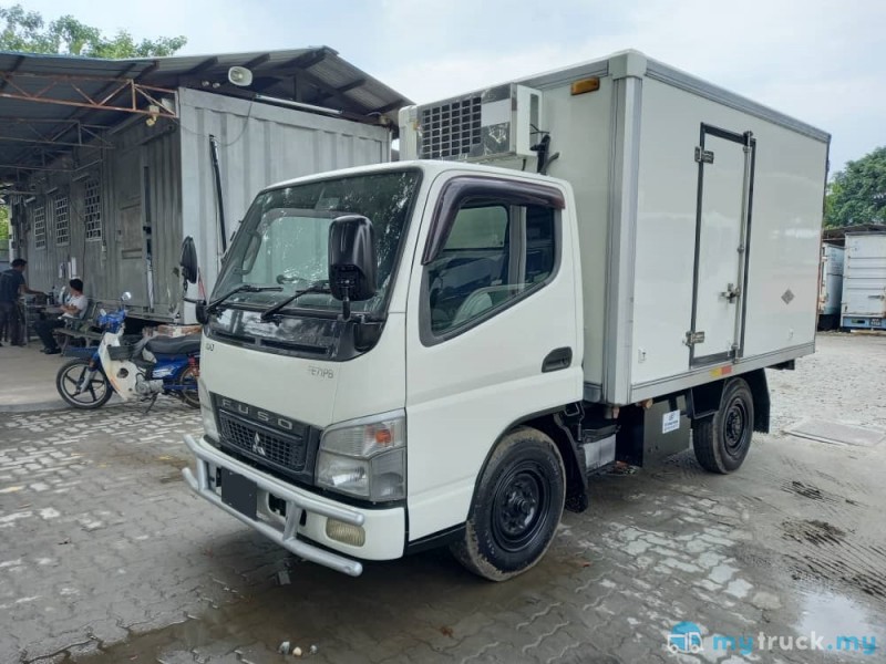 2011 Mitsubishi-Fuso FE71PB Freezer Box 9'10 4,500kg in Selangor Manual ...
