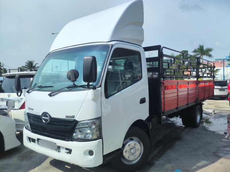 2014 Hino WU720R Kargo Cargo 17 Kaki Boleh Loan 5,000kg in Selangor ...