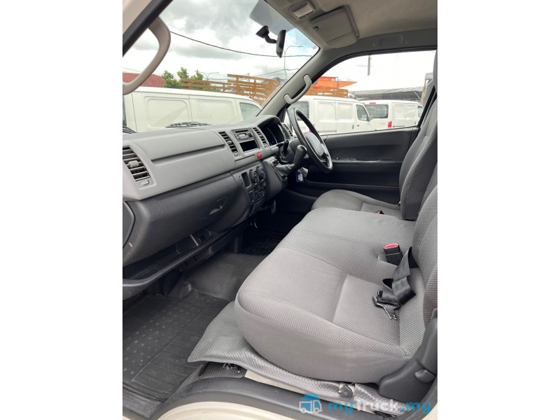 2013 Toyota Hiace 2,500kg in Selangor Manual for RM59,878 - mytruck.my