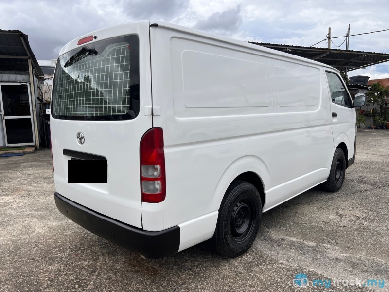 2013 Toyota Hiace 2,500kg in Selangor Manual for RM59,878 - mytruck.my