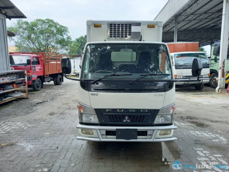 2011 Mitsubishi-Fuso FE71PB Freezer Box 9'10 4,500kg in Selangor Manual ...