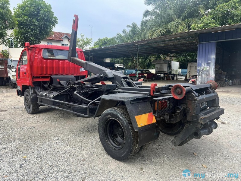 2006 Daihatsu V116 5000kg arm roll roro tong sampah ubs 5,000kg in ...