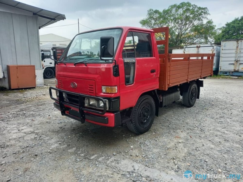 1998 Daihatsu Delta Kargo AM 10'4 Green Diesel 4,500kg in Selangor ...