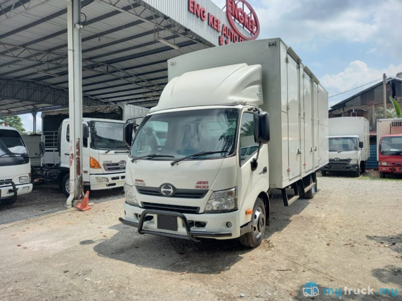 2019 Hino XZU710R (UBS) Alu Box 21'7 7,500kg in Selangor Manual for ...