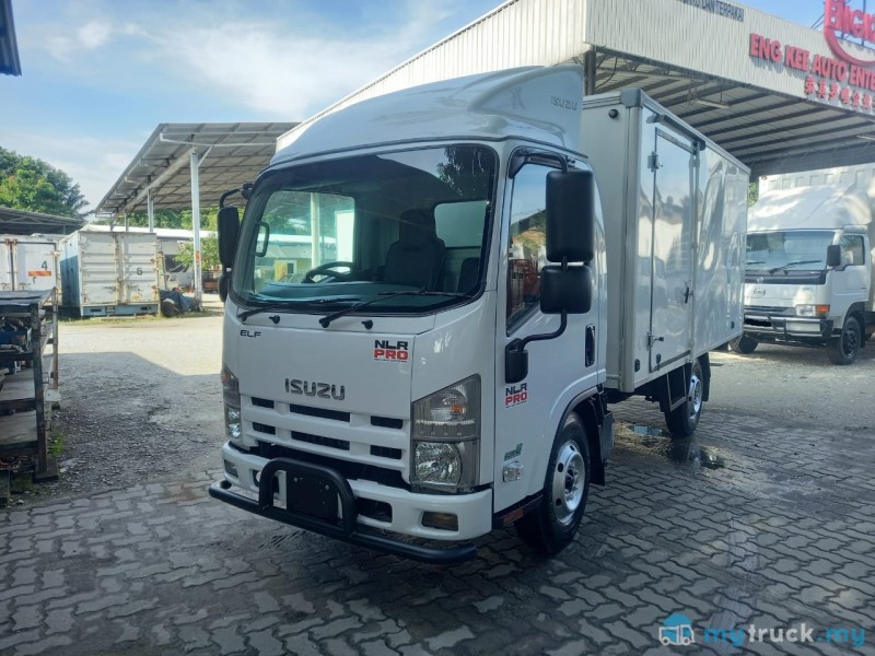 2017 Isuzu NLR77UEE Fiber Box 13' 4,800kg in Selangor Manual for RM74 ...