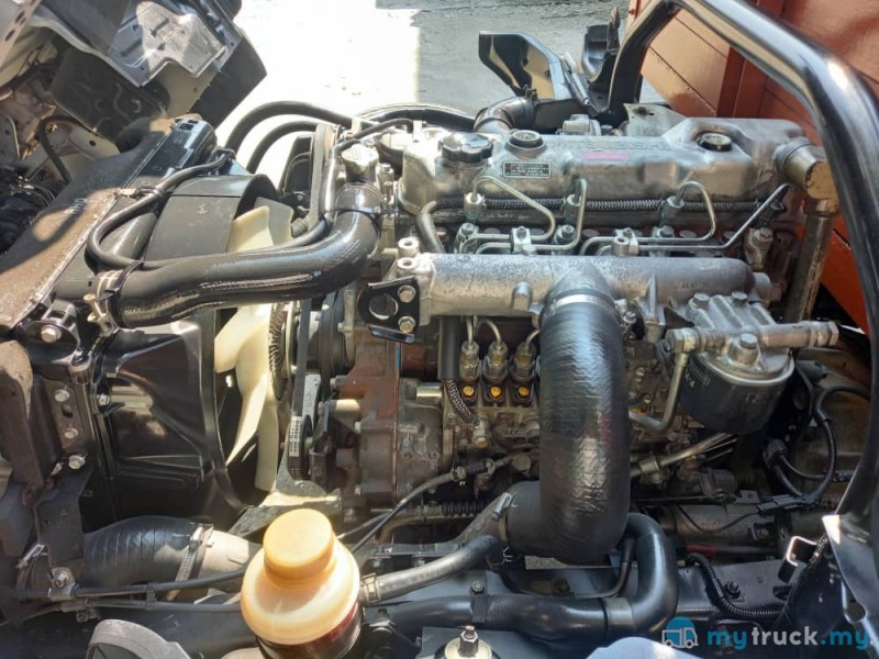 2015 Mitsubishi-Fuso FE83PG Kargo Am 16'8 LowMile !!! 5,000kg in ...