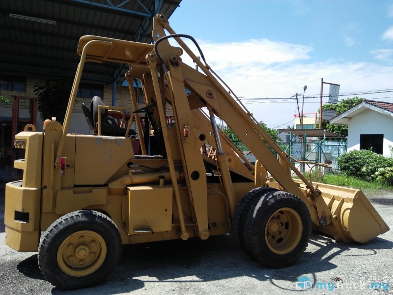 2017 Komatsu SD25 6,520kg in Johor Auto for RM0 - mytruck.my