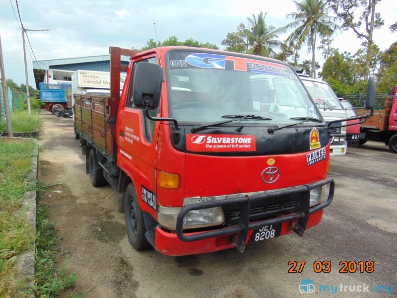 1997 Toyota DYNA HI-ACE 2,400kg in Johor Manual for RM12,680 - mytruck.my