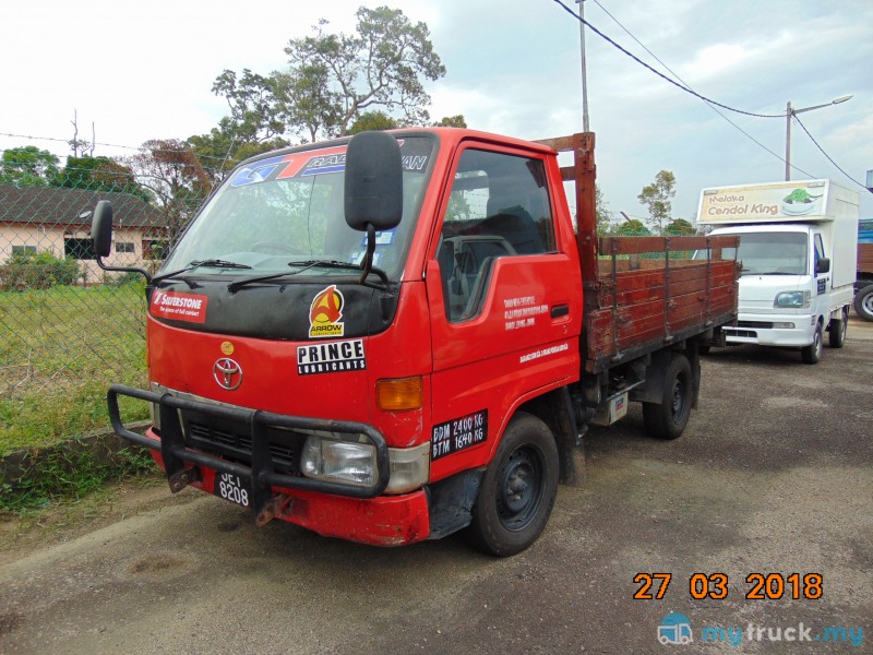 1997 Toyota DYNA HI-ACE 2,400kg in Johor Manual for RM12,680 - mytruck.my