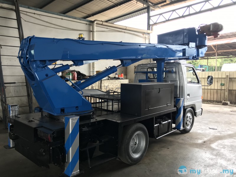 2019 Isuzu NKR58 7,500kg in Johor Manual for RM87,000 - mytruck.my