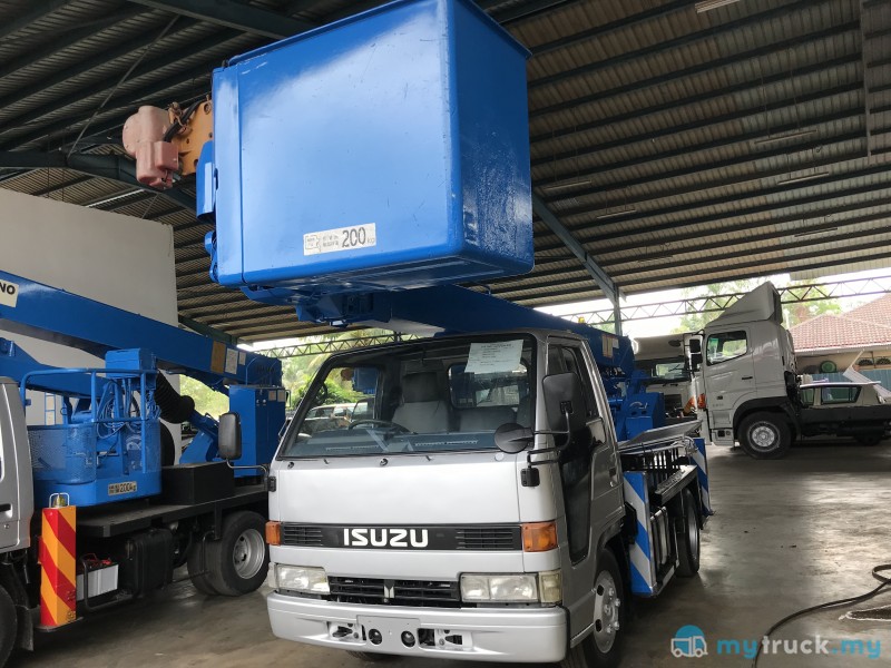 2019 Isuzu NKR58 7,500kg in Johor Manual for RM87,000 - mytruck.my